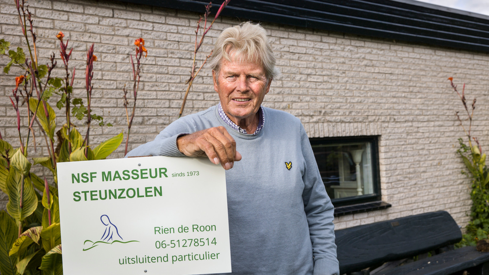 Rien (82) is al vijftig jaar (sport)masseur en denkt nog niet aan ...