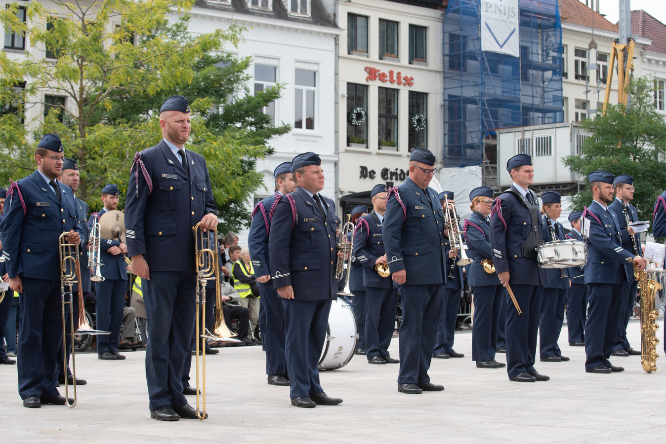 IN BEELD. Koninklijke Militaire School maakt van diploma-uitreiking indrukwekkende plechtigheid ...
