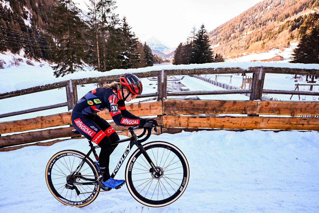 Fleur Moors is beste Belgische in de wereldbeker in Val di Sole en ...