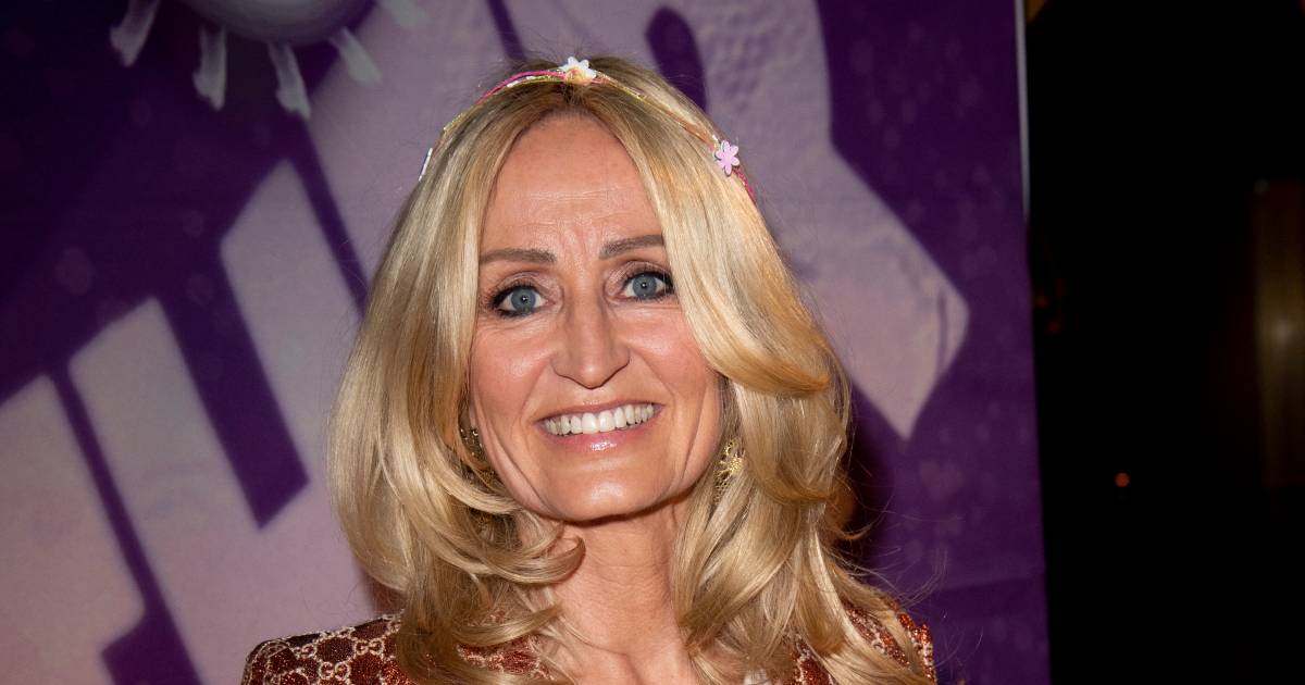 Natasja speelt verstoppertje en Roxeanne gaat op van de zenuwen | Show ...
