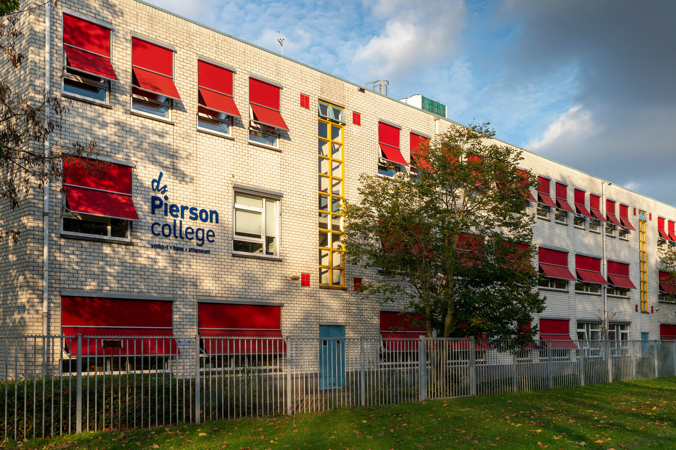 Docente gaat gebukt onder digitale drek na tonen van profeetprent in ...