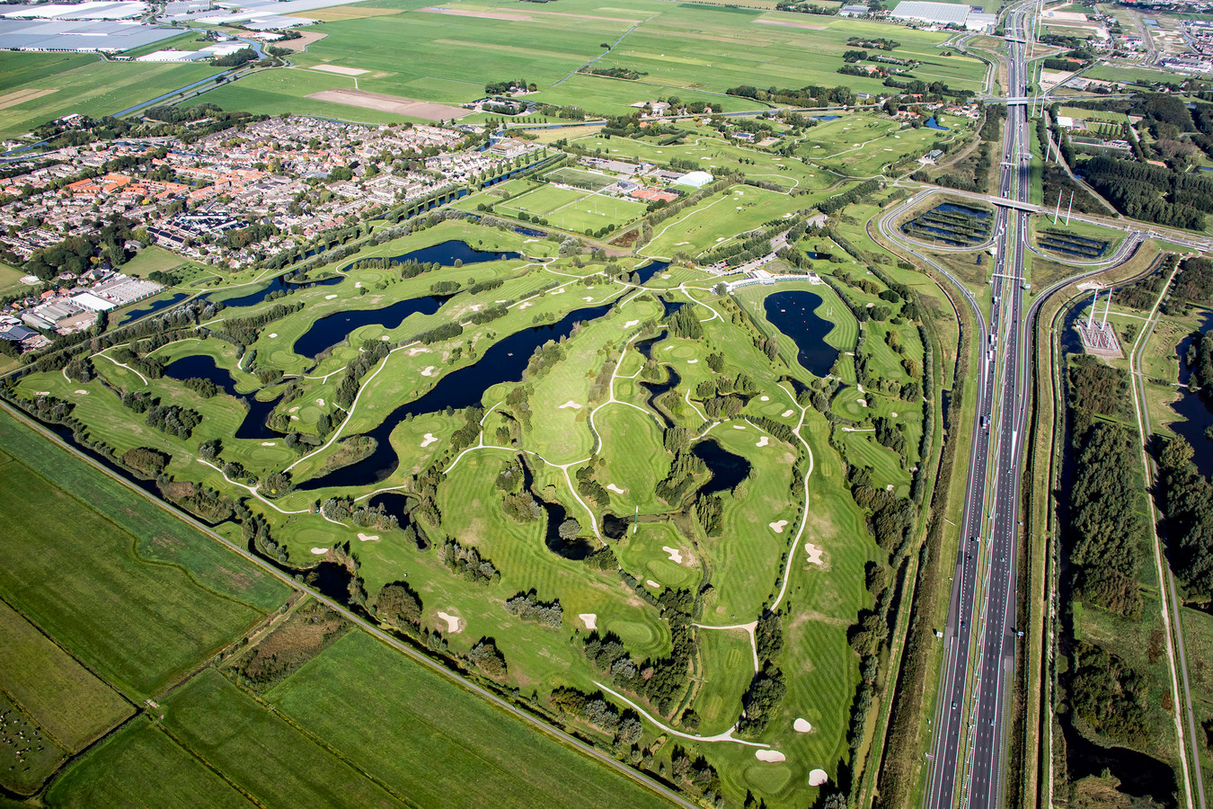 Is golfen decadent in drukke regio’s? ‘We kunnen de woningnood oplossen ...