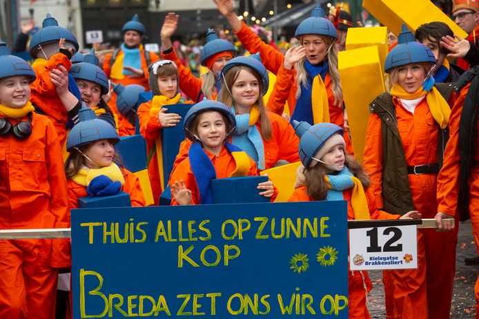Brakke gezichten, vrolijke creaties en tranen: De brakkensliert trok ...