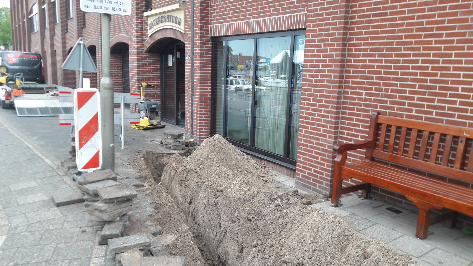 Te weinig tijd voor de ophaalbrug | Foto | destentor.nl