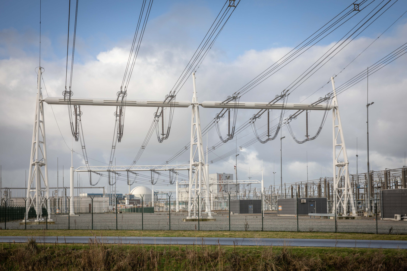 Spoedberaad over stroomstation Tennet, netbeheerder bekijkt zoveelste ...