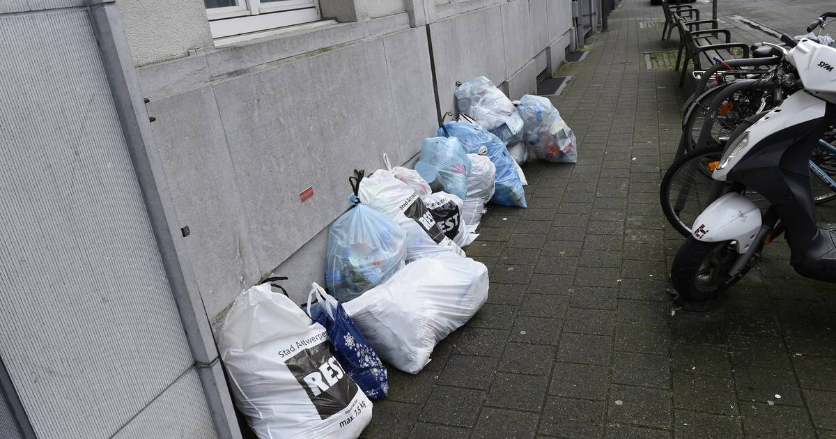 Afval blijft op straat liggen, sorteerstraatjes in Den Dam worden niet ...