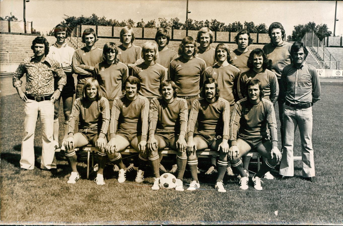 Oud-voetballer Kalle Oranen (77) overleden | Foto | AD.nl