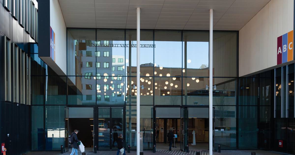 Decaan UvA: ‘Nadenken op een eigen werkkamer is verleden tijd ...