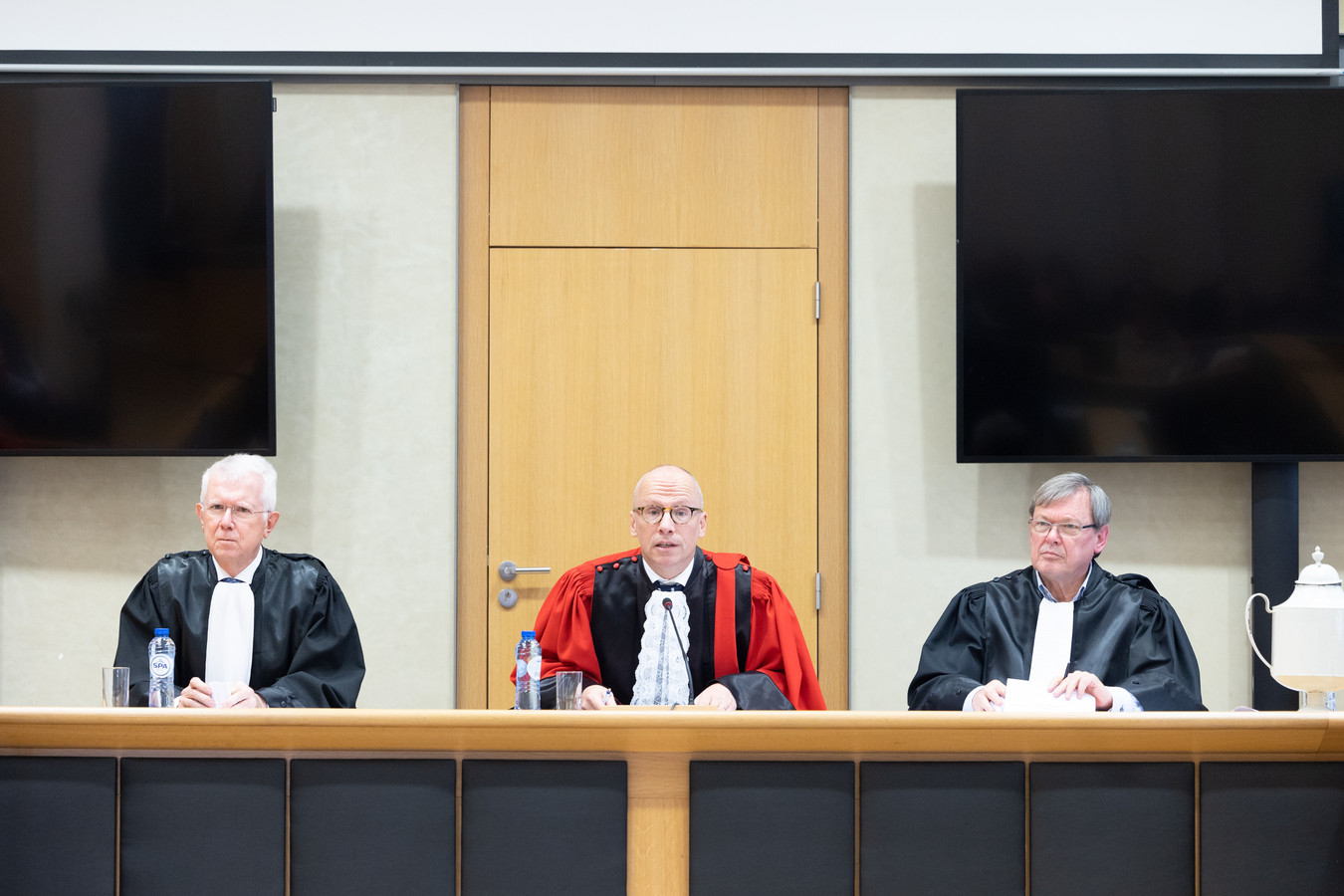 ASSISEN. Maximumstraf van 30 jaar voor doodslag met 53 messteken op ...