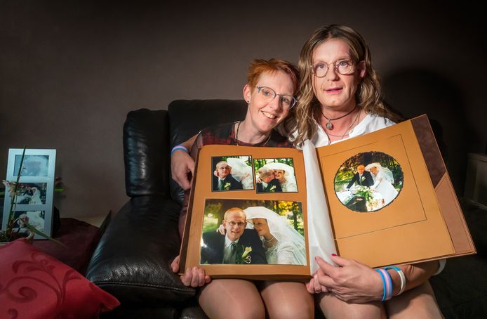 Na 15 jaar huwelijk zei Julia dat ze transgender is, en Esther? Die ...