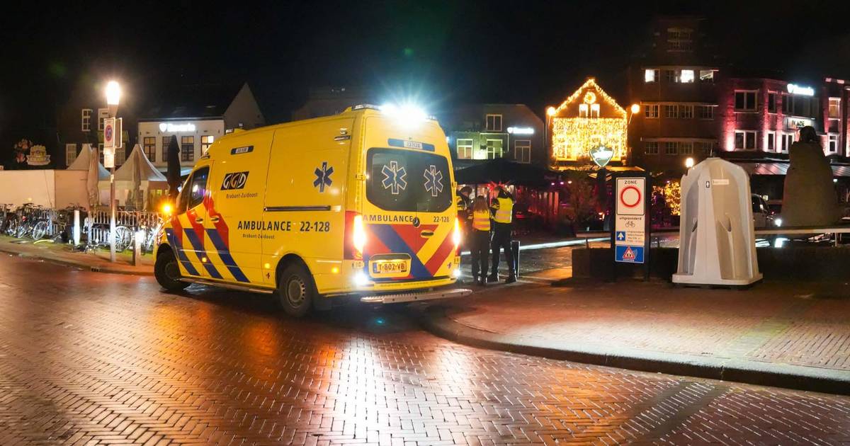 Man valt tijdens uitgaan in kanaal, in het centrum van Helmond ...