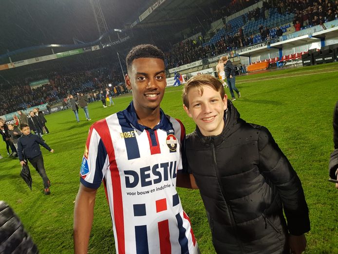 Honderden selfies gemaakt met bekerhelden van Willem II. Stuur jouw ...