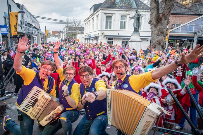 Hoe ‘DWDD’, Juf Ank en drie telefoontjes vier jongens uit Alverna ...