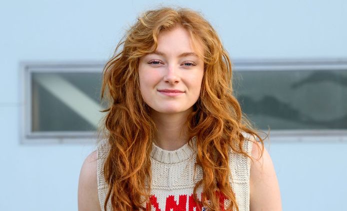 Froukje meteen op 1 in Album Top 100 met debuutalbum Noodzakelijk ...