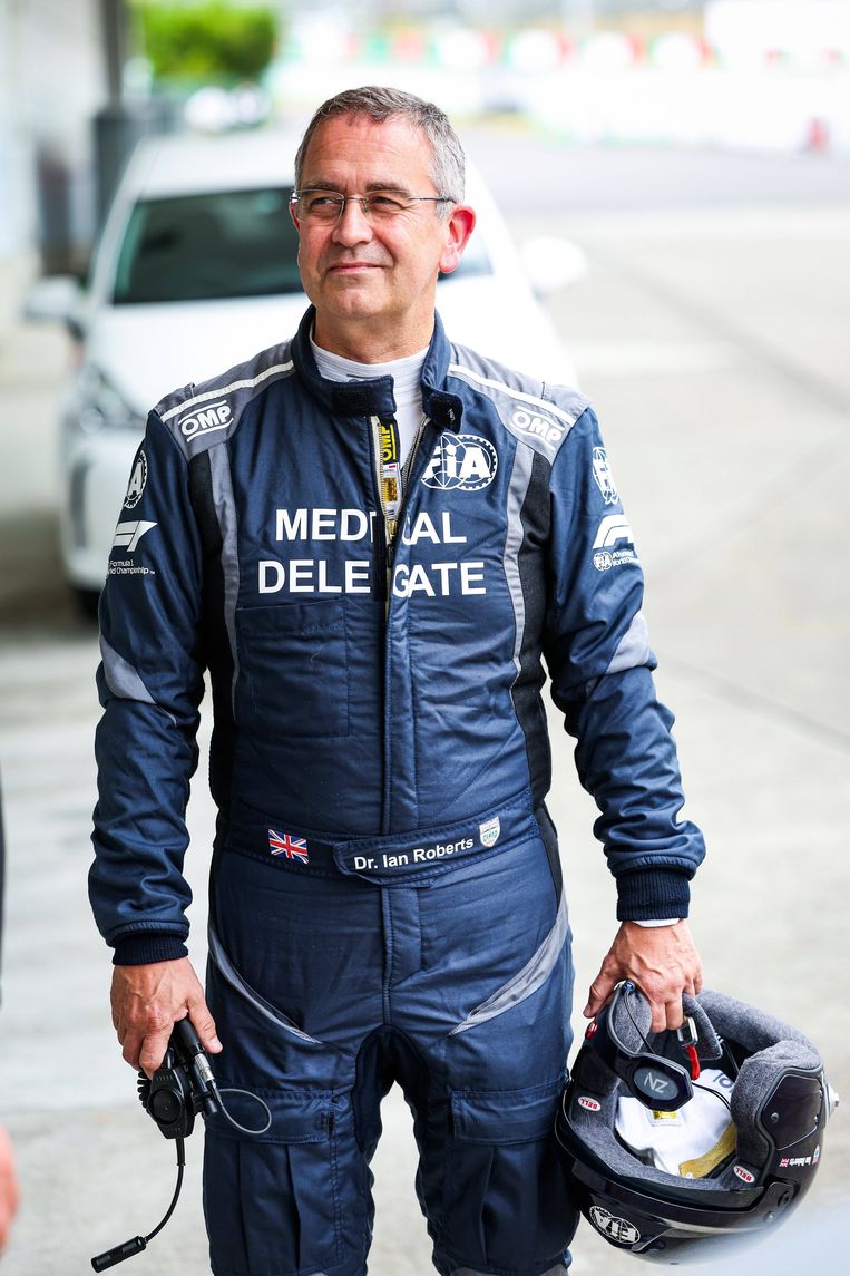 Formule 1-dokter Ian Roberts zit in de snelste ambulance ter wereld ...