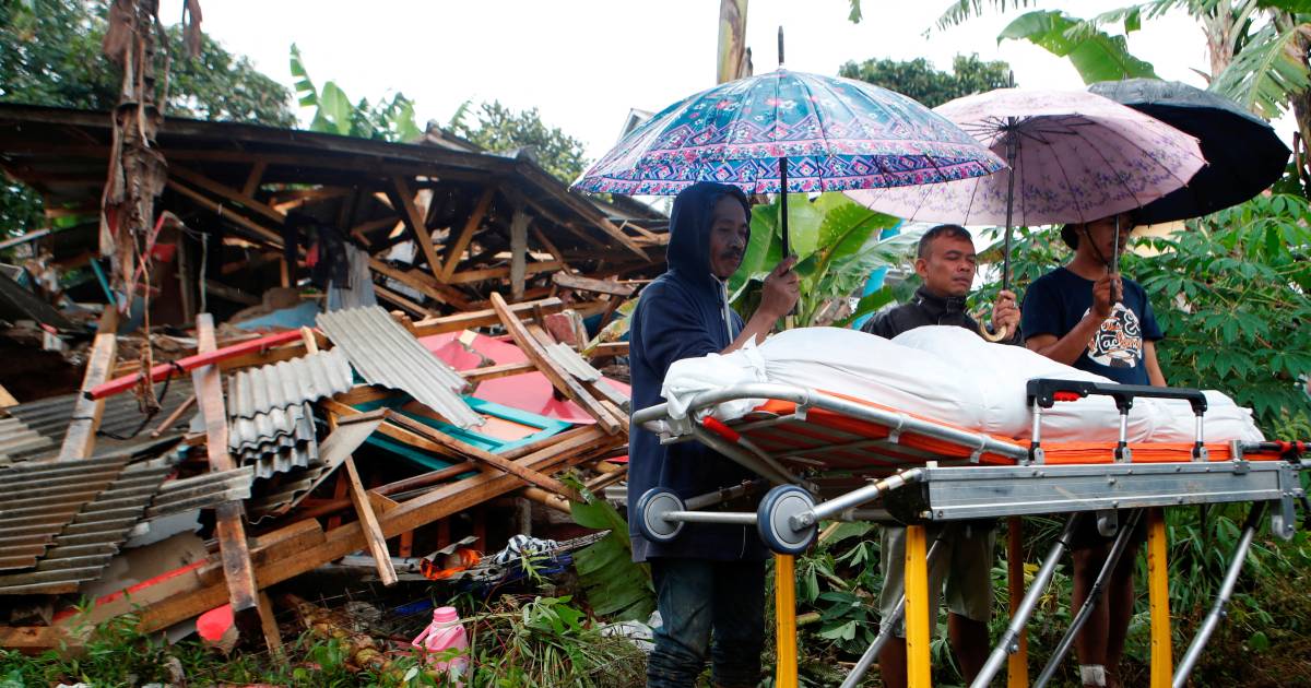 Beelden tonen doffe ellende en grote zoekacties: nu al 268 doden op ...