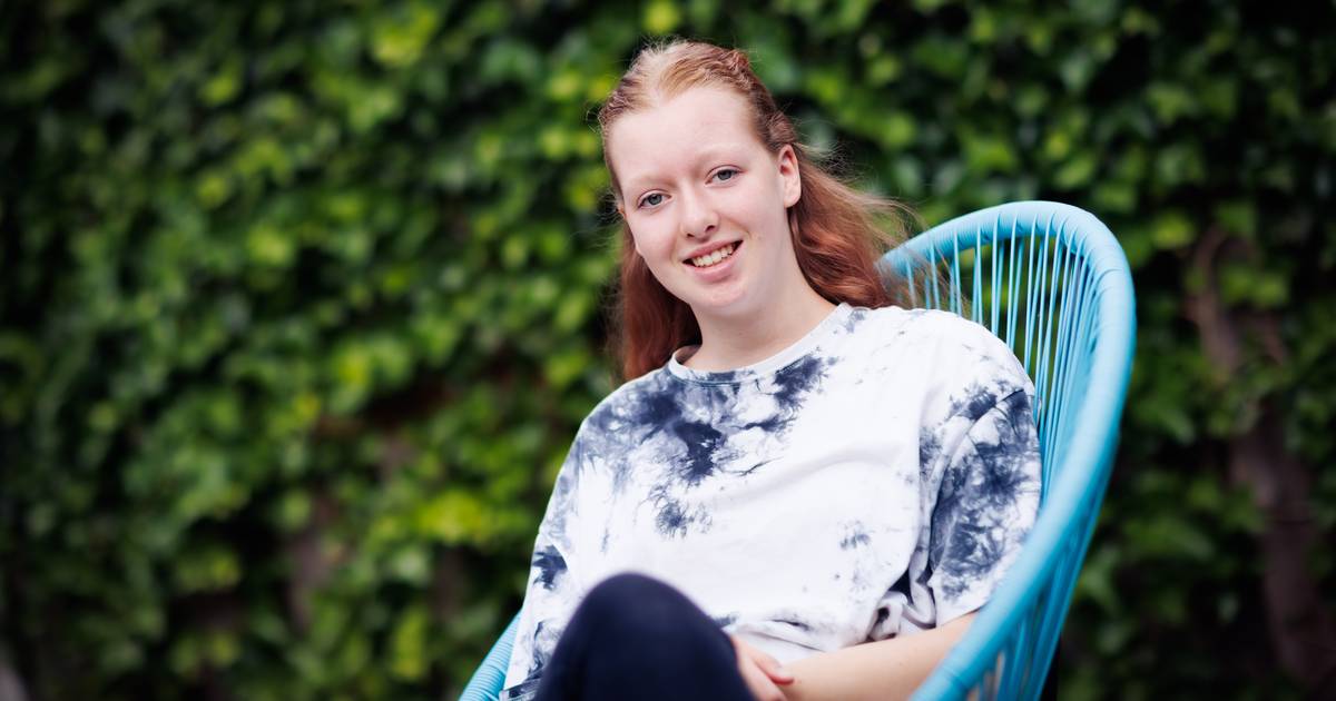 Sharona (17) is een jonge mantelzorger: ‘Ik had geen idee, maar voel me ...