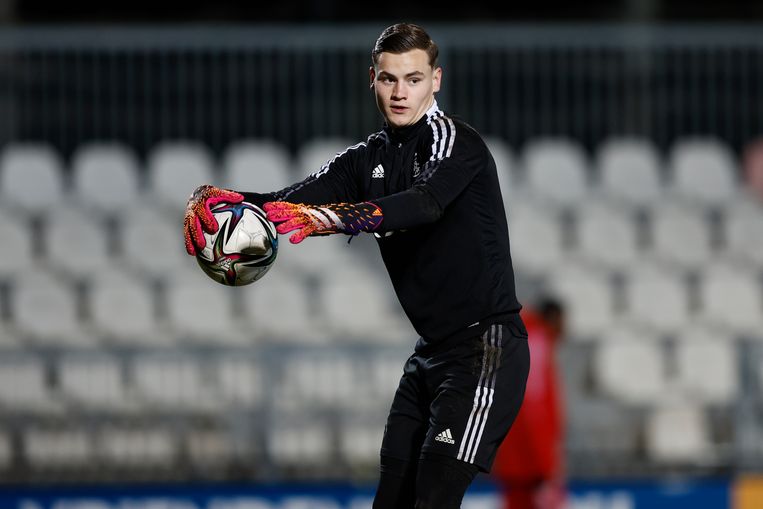 Doelman Charlie Setford uitgeroepen tot grootste talent van Ajax