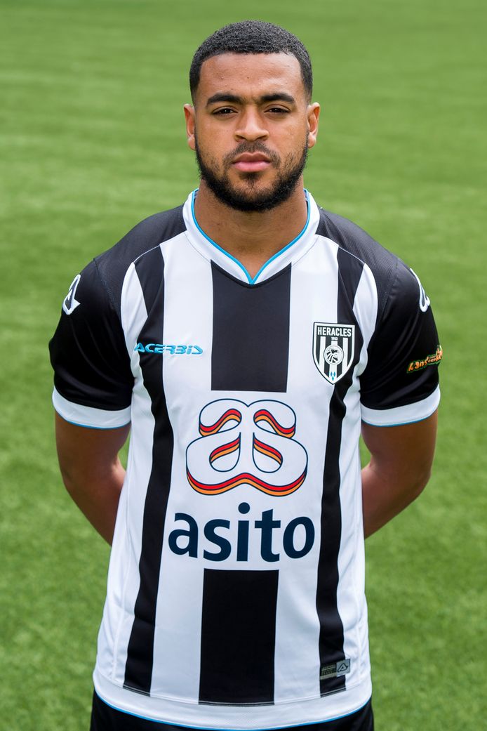 Kuwas scoort en haalt uit met Curaçao tegen Grenada | Heracles ...