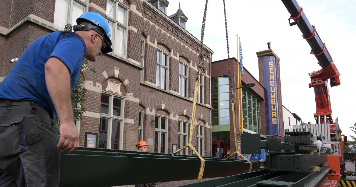 Extra parkeerplekken voor gehandicapten bij vernieuwde schouwburg ...