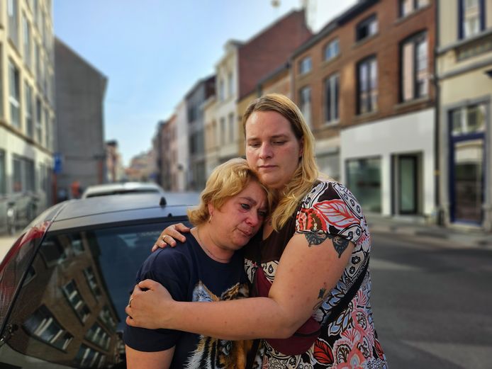 Rita (58) blijft verweesd achter na brand Tiensestraat: “Eerst de dood van mijn broer, en nu dit ...