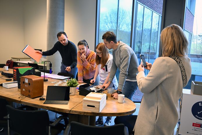 UCLL ontwerpt escape room voor studenten verpleegkunde: “Voorbeeld van ...