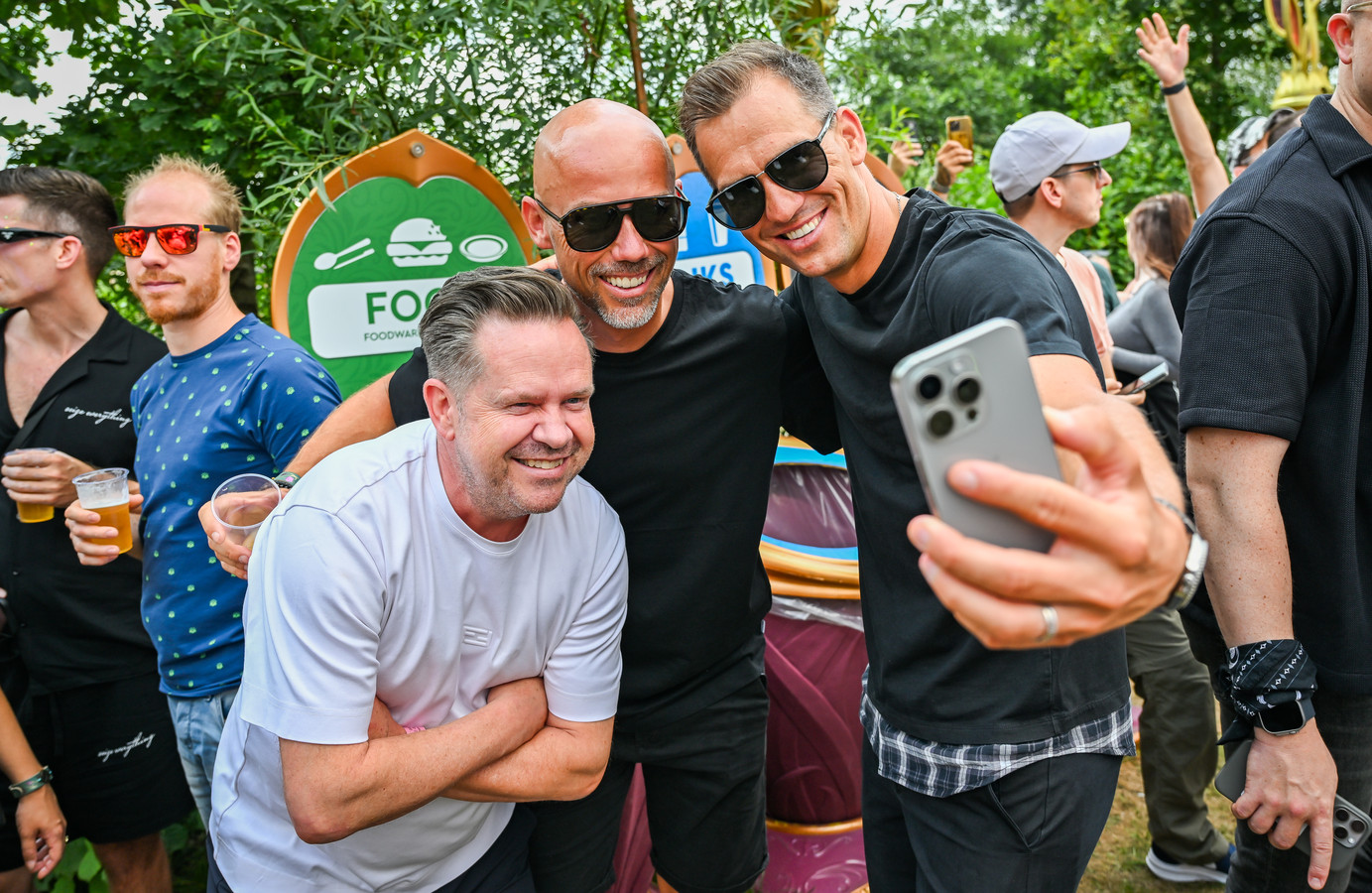 IN BEELD. Goedele Liekens brengt haar dochter mee en Lynn Van den ...