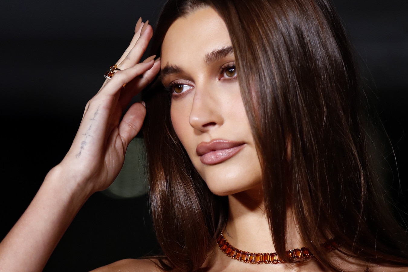 Hailey Bieber is niét zwanger: “Ik heb een cyste ter grootte van een ...