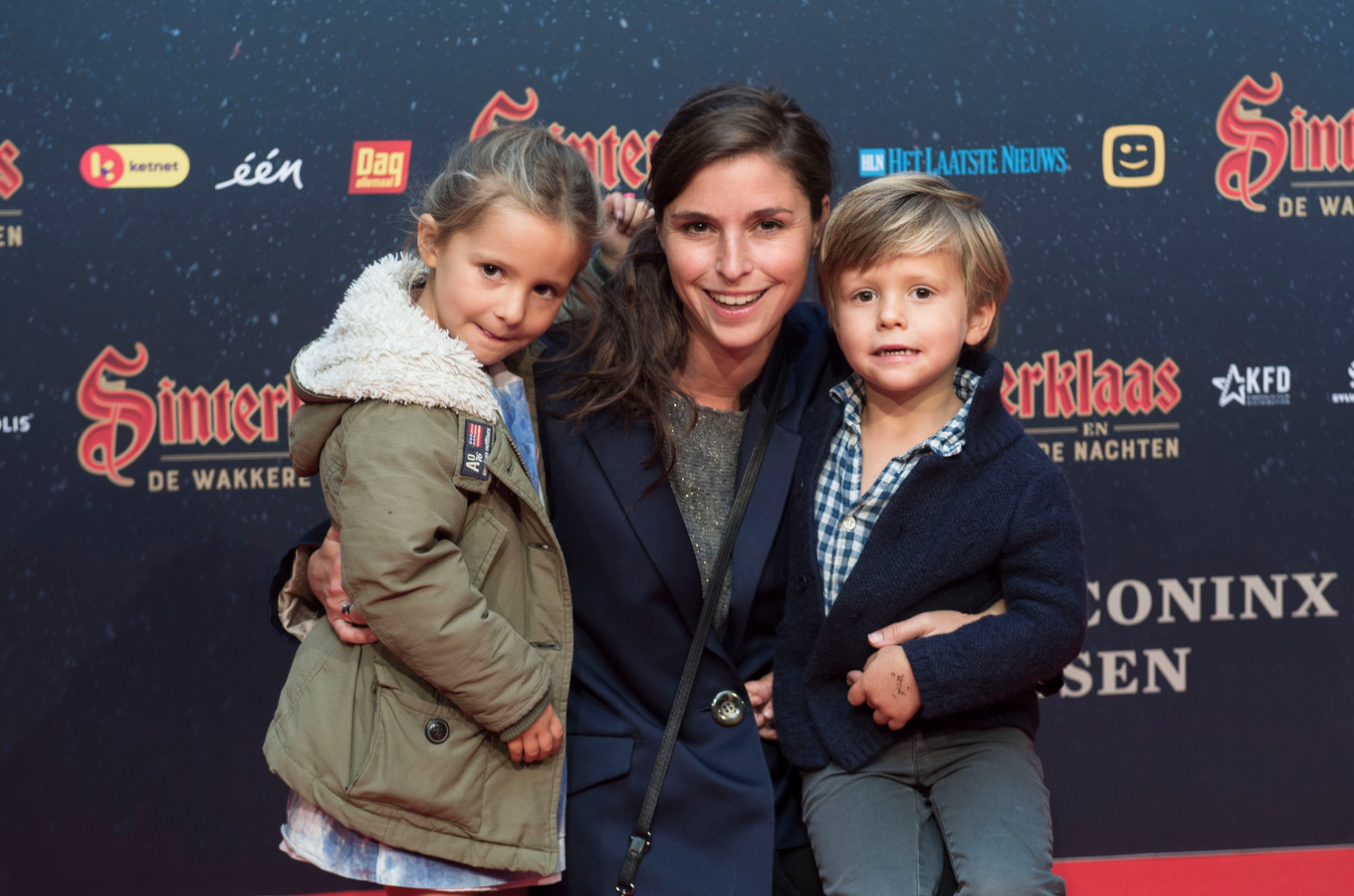 'Thuis’-acteur Raf Jansen stelt vriendin voor op première ‘Sinterklaas ...