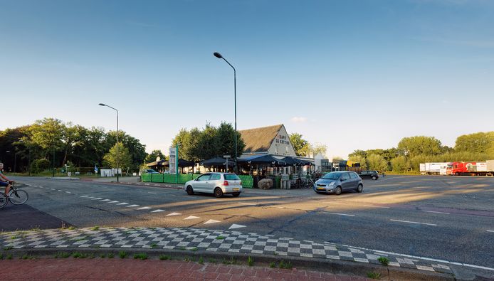 Een rotonde voor de deur van De Oude Ketting? ‘Dat zorgt alleen maar voor meer onveiligheid ...