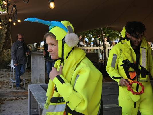 HERBELEEF. 90 teams trotseren water van 12 graden tijdens ...