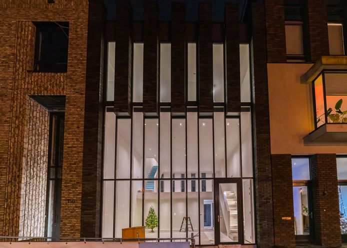 Na zes jaar brandt er eindelijk licht in het ‘huis dat nooit af kwam ...