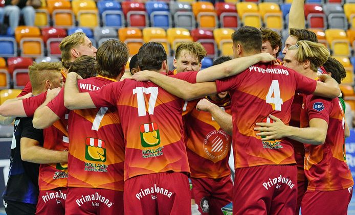 Dynamo verslikt zich in PDK Huizen, Zwolle Topvolleybal laat kans ...