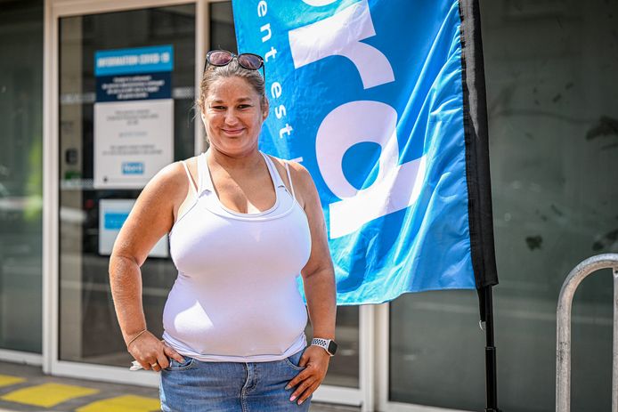 Hot Marijke gaat net als vijfhonderd andere Belgen vier uur aanschuiven ...