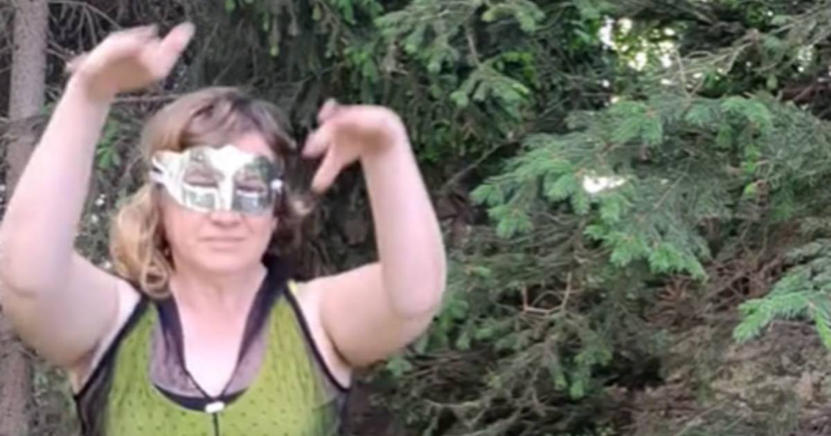 La véritable histoire de Josiane Pichet, “prof de danse de forêt” et star de TikTok | Insolite ...