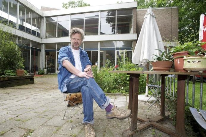 Koetsier maakt plaats voor asielzoekers | Hardenberg | destentor.nl