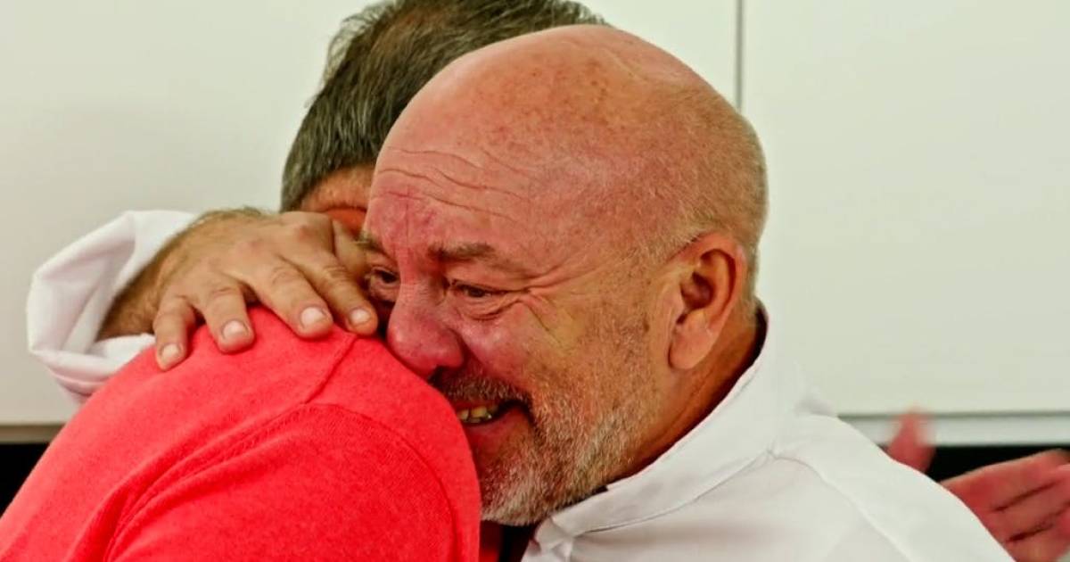 KIJK. Piet Huysentruyt barst in tranen uit tijdens ‘SOS Piet XL ...