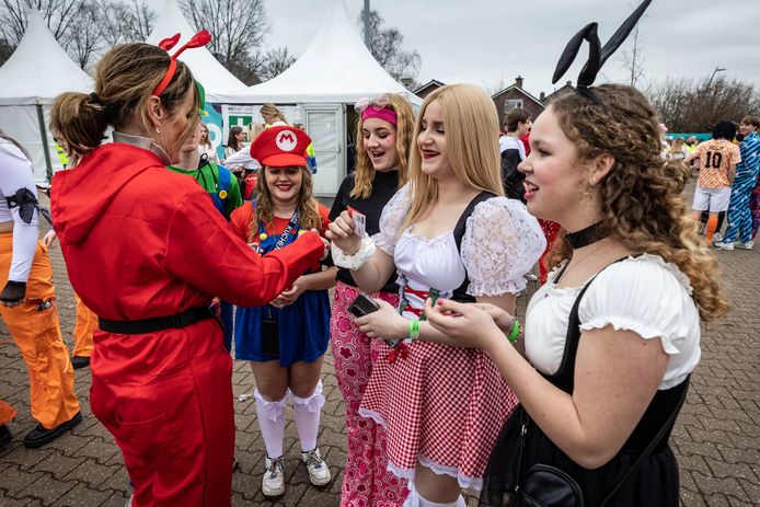 Carnaval in Twente is wakker worden met een kater én een druiper: ‘Ik ...