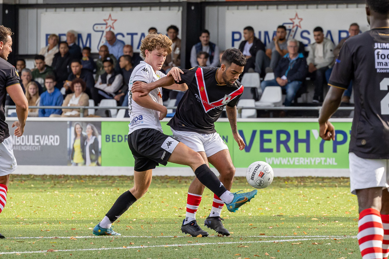 Streekderby even stilgelegd, LRC krijgt tik en SteDoCo koploper; dit is ...