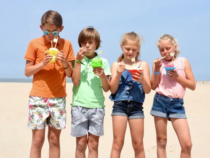 Vanaf nu eet je ‘Hawaïaanse ijsjes’ op het strand van Knokke-Heist ...