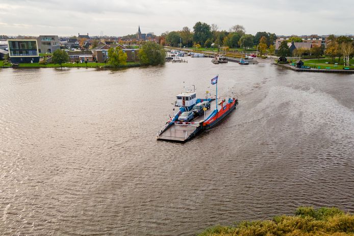De pont in Genemuiden moet vaker ‘heen en weer’ (en er zijn meer wensen ...