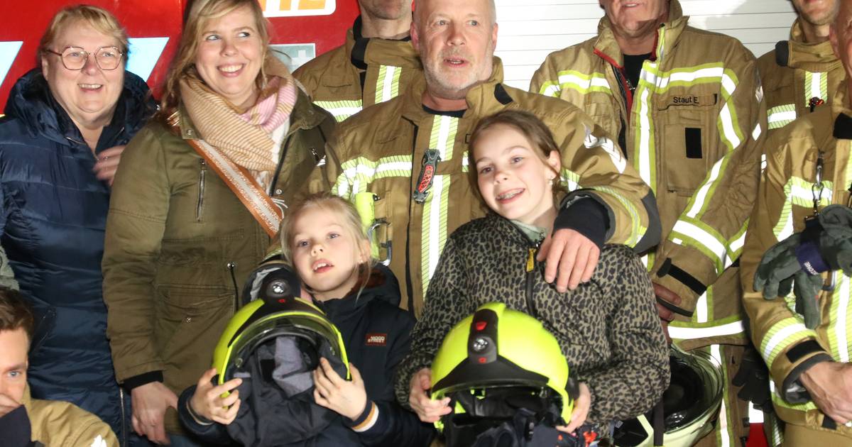 Beverse pompiers wuiven collega Jerry na 27 jaar dienst uit | Beveren ...