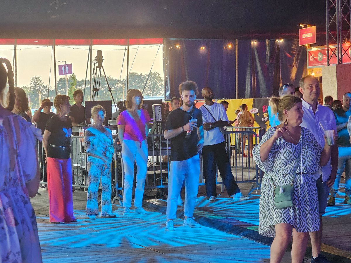IN BEELD. 40ste Antilliaanse Feesten gestart onder stralende zomerzon ...