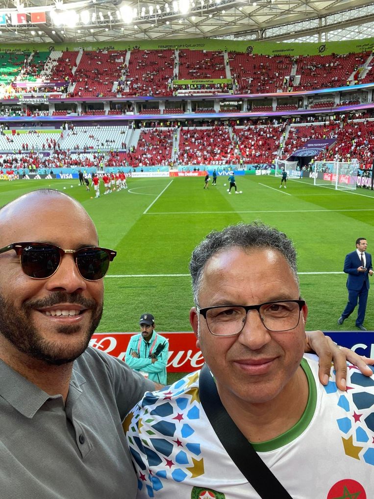 Trotse familie van Belgo-Marokkaan Selim Amallah, in de basis bij ...