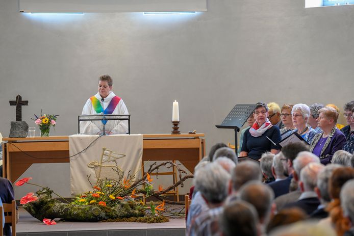 Pastor Gusie van Erp wil ‘een van hen’ zijn maar legt ambt na tien jaar ...