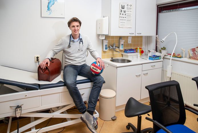 Volleybal-veteraan Hugo Rijken voelt zich nog zo fit als een hoentje ...