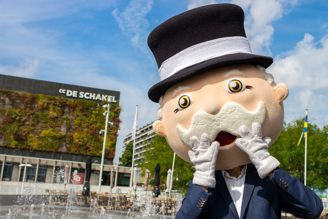 Waregem krijgt eigen Monopoly-bord: “Voortaan kan je CC De Schakel of ...