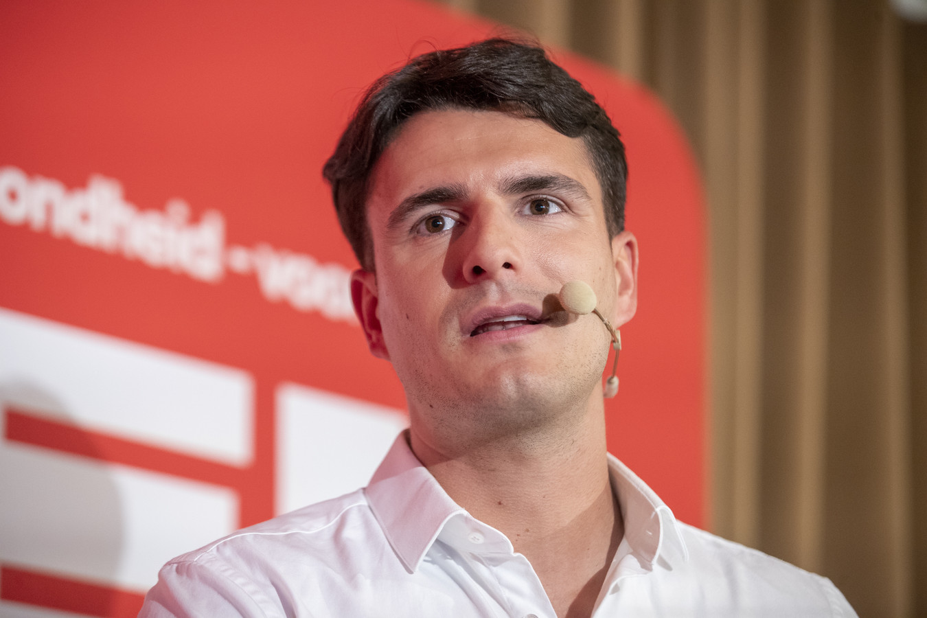 Conner Rousseau réélu à la présidence de Vooruit avec 95,6% des voix ...