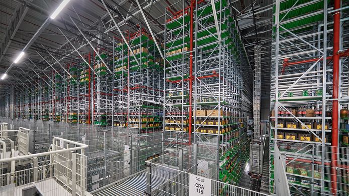 Gigantisch distributiecentrum van Plus in Oss wordt geplaagd door ...