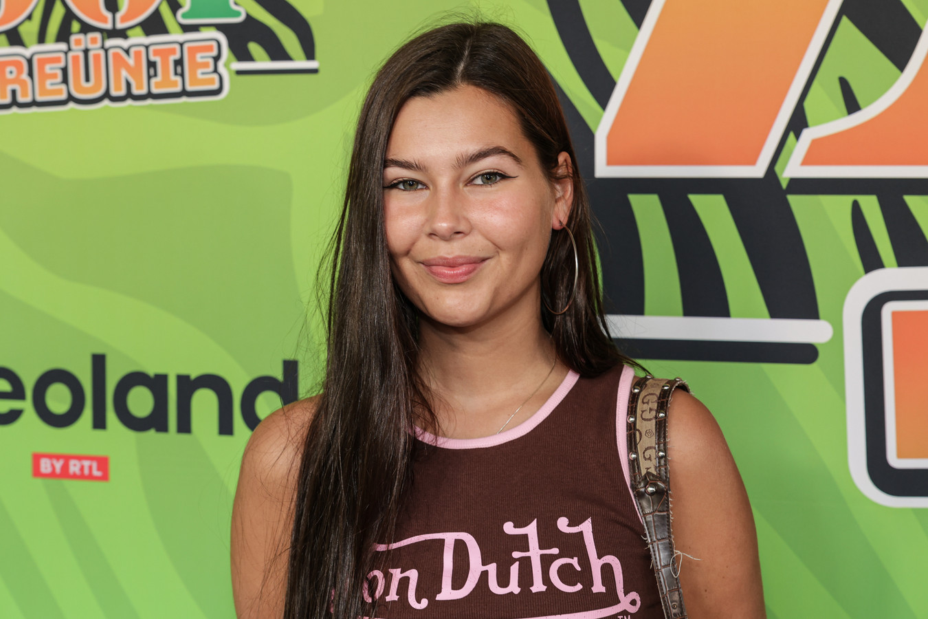 Diva Brons presenteert ‘Spuiten en Slikken’, maar trekt wel een grens | Foto | gelderlander.nl